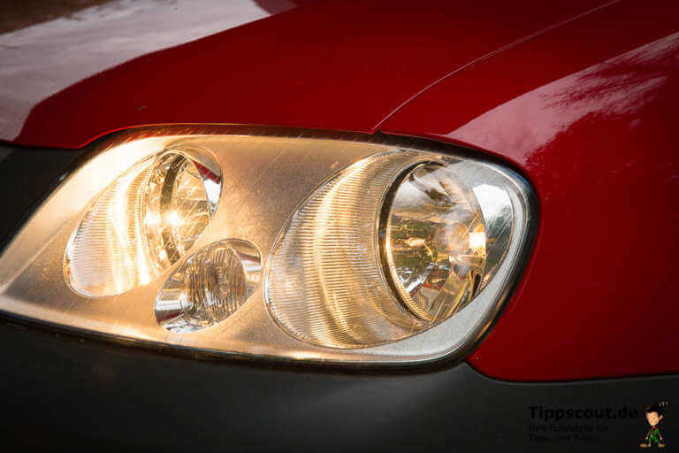 Autoscheinwerfer und Rücklichter testen und reparieren